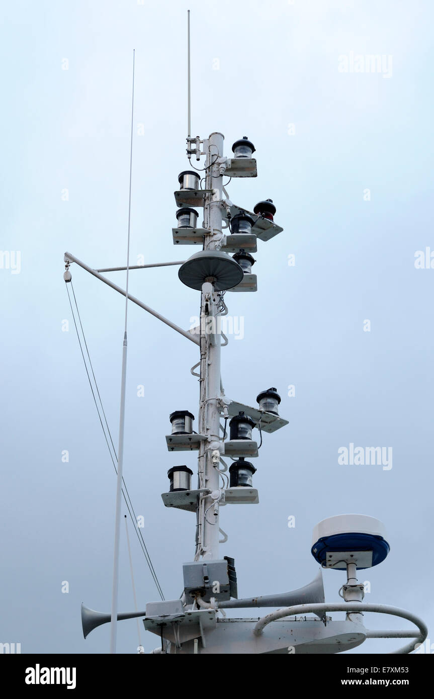 Boat mast lights hi-res stock photography and images - Alamy