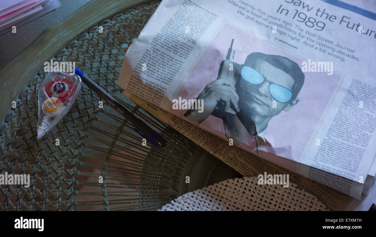 Newspaper table top hi-res stock photography and images - Alamy