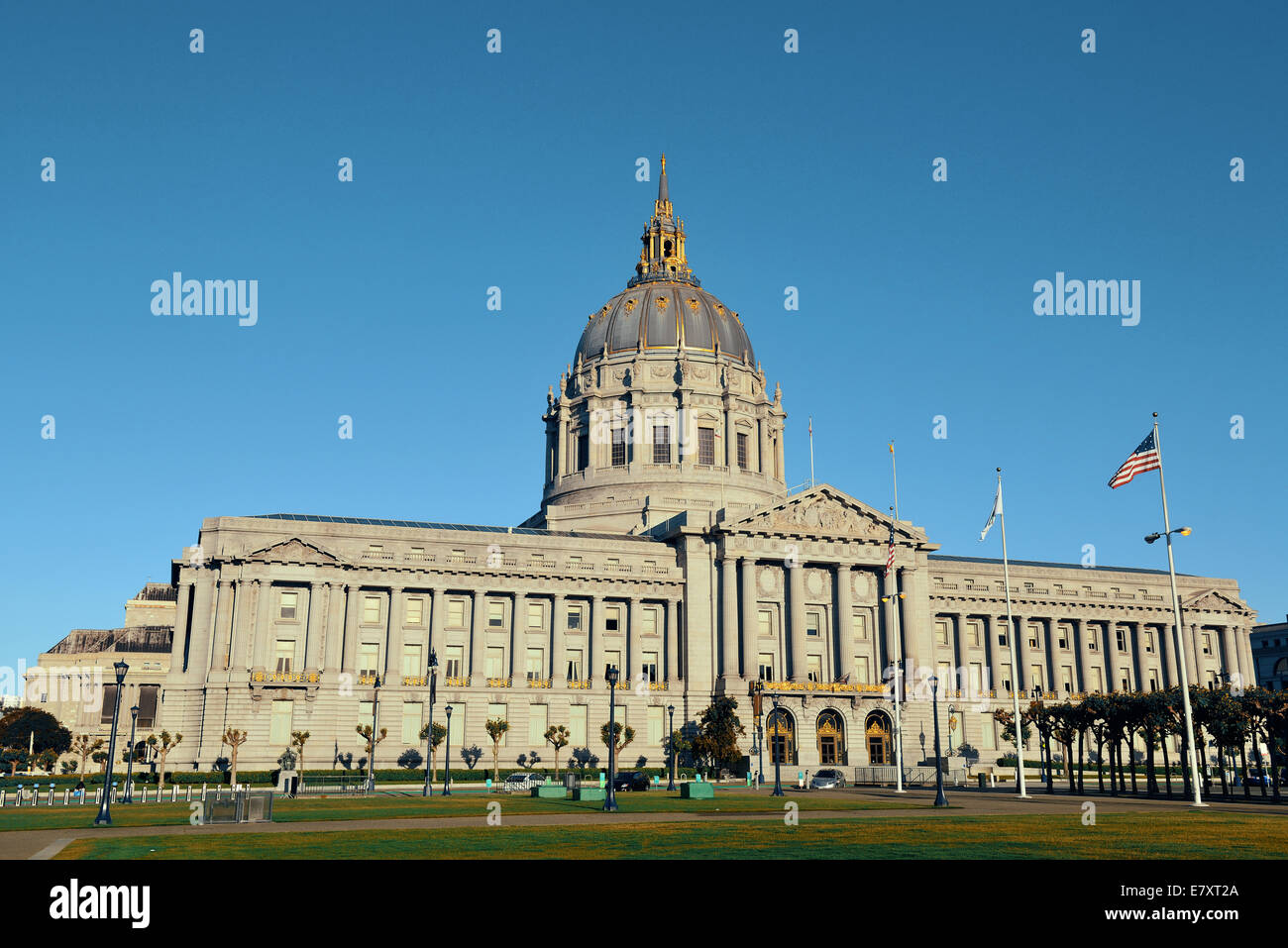 San Francisco city hall as the famous historical landmarks Stock Photo ...