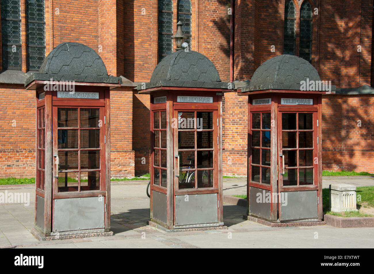 Destroyed telephone booths hi-res stock photography and images - Alamy