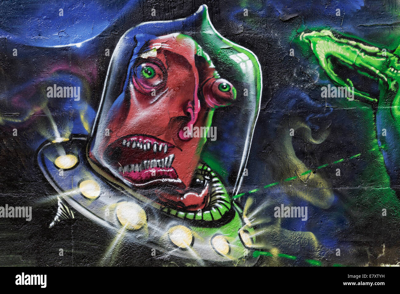 Alien graffiti hi-res stock photography and images - Alamy