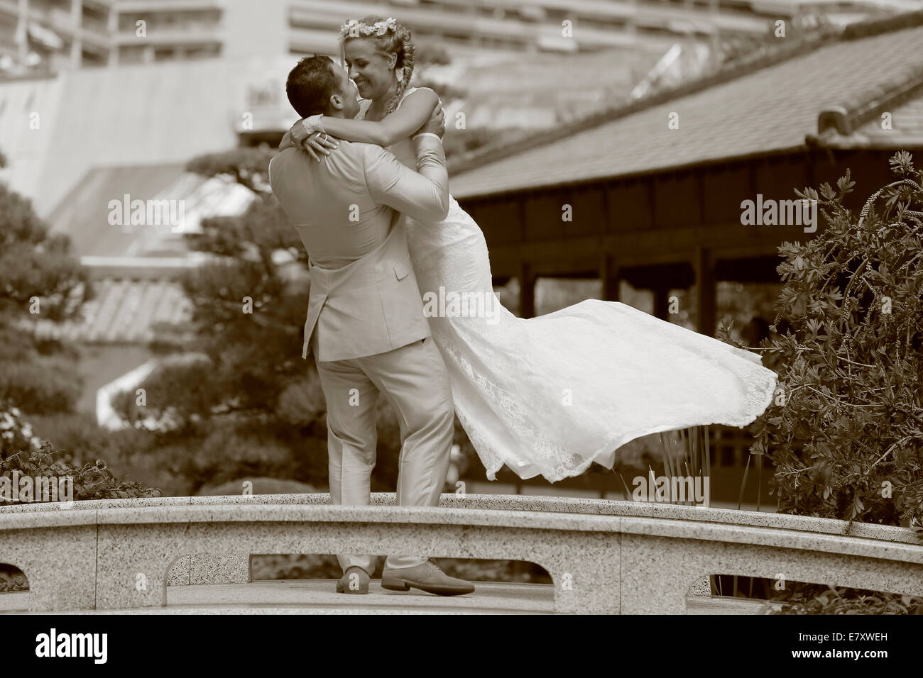 Lifting dress hi-res stock photography and images - Alamy