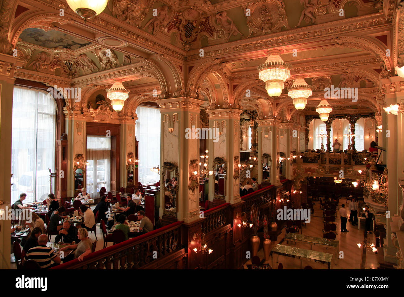 New york café budapest hi-res stock photography and images - Alamy