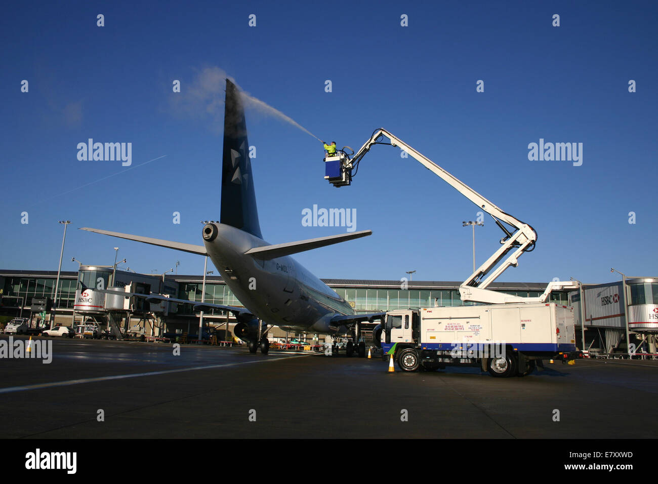 Aircraft tail hi-res stock photography and images - Alamy
