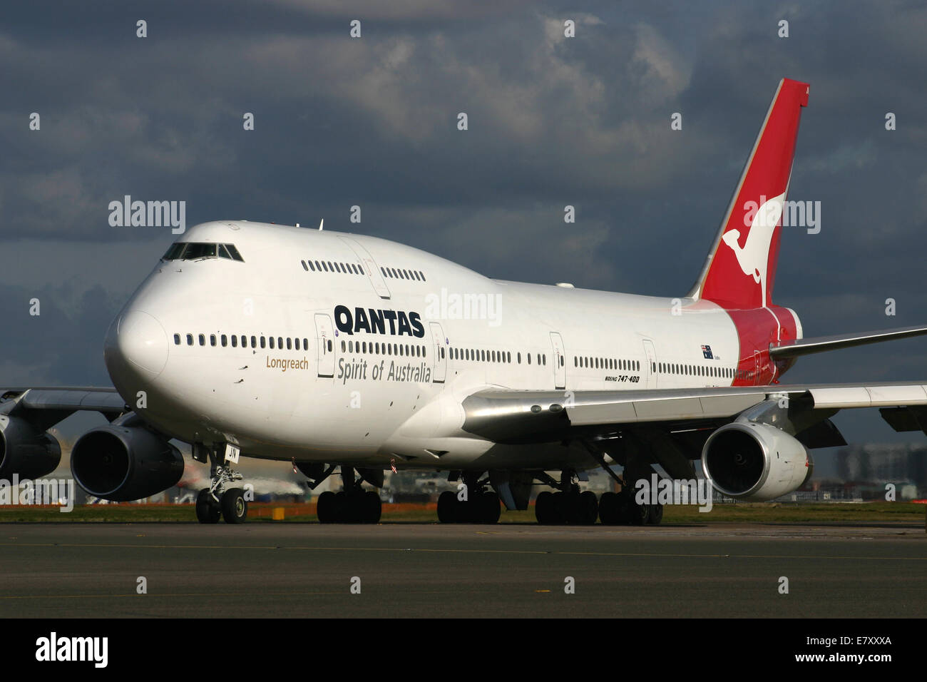 Qantas boeing 747 hi-res stock photography and images - Alamy