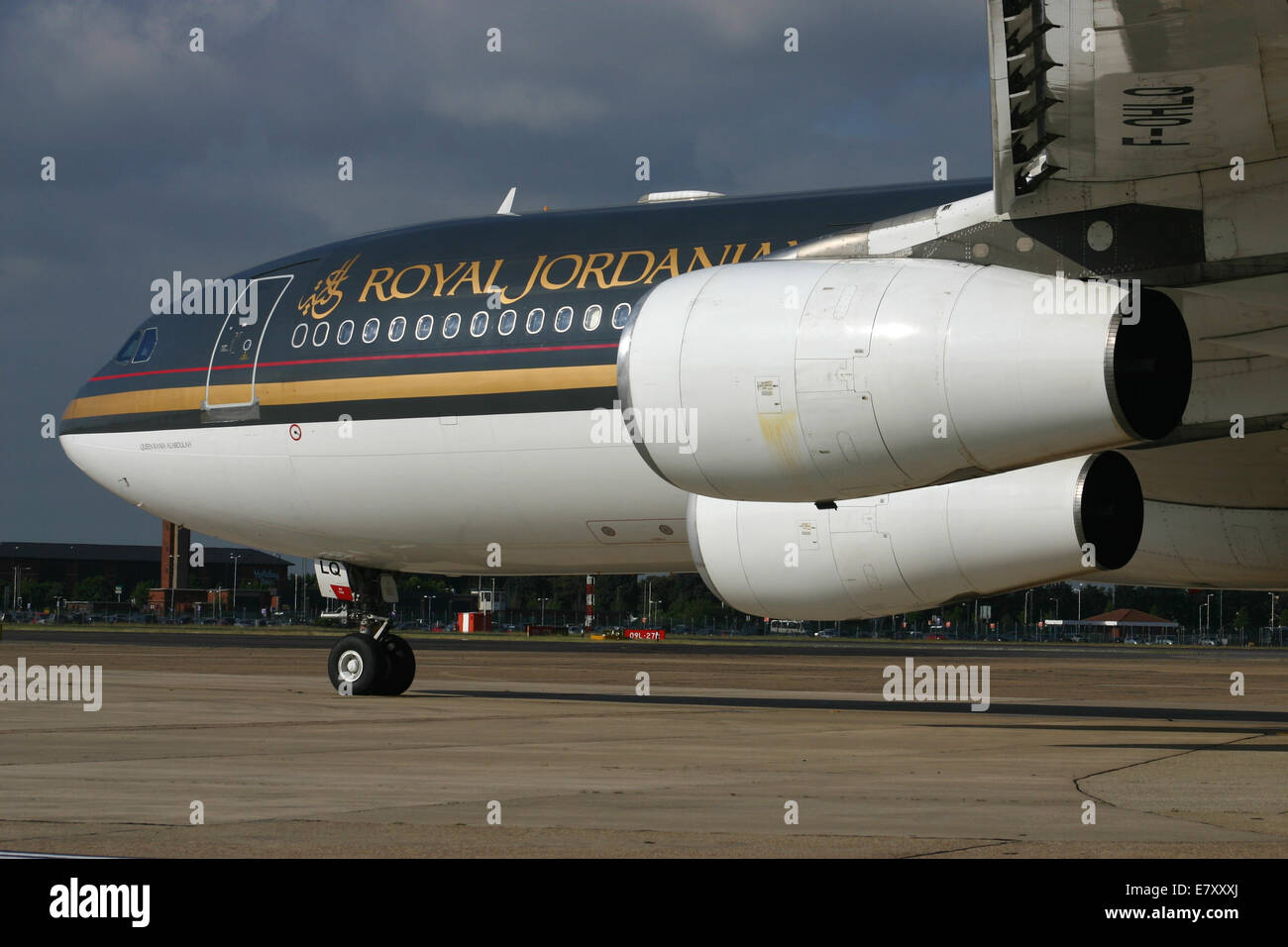 ROYAL JORDANIAN AIRBUS A340 Stock Photo - Alamy