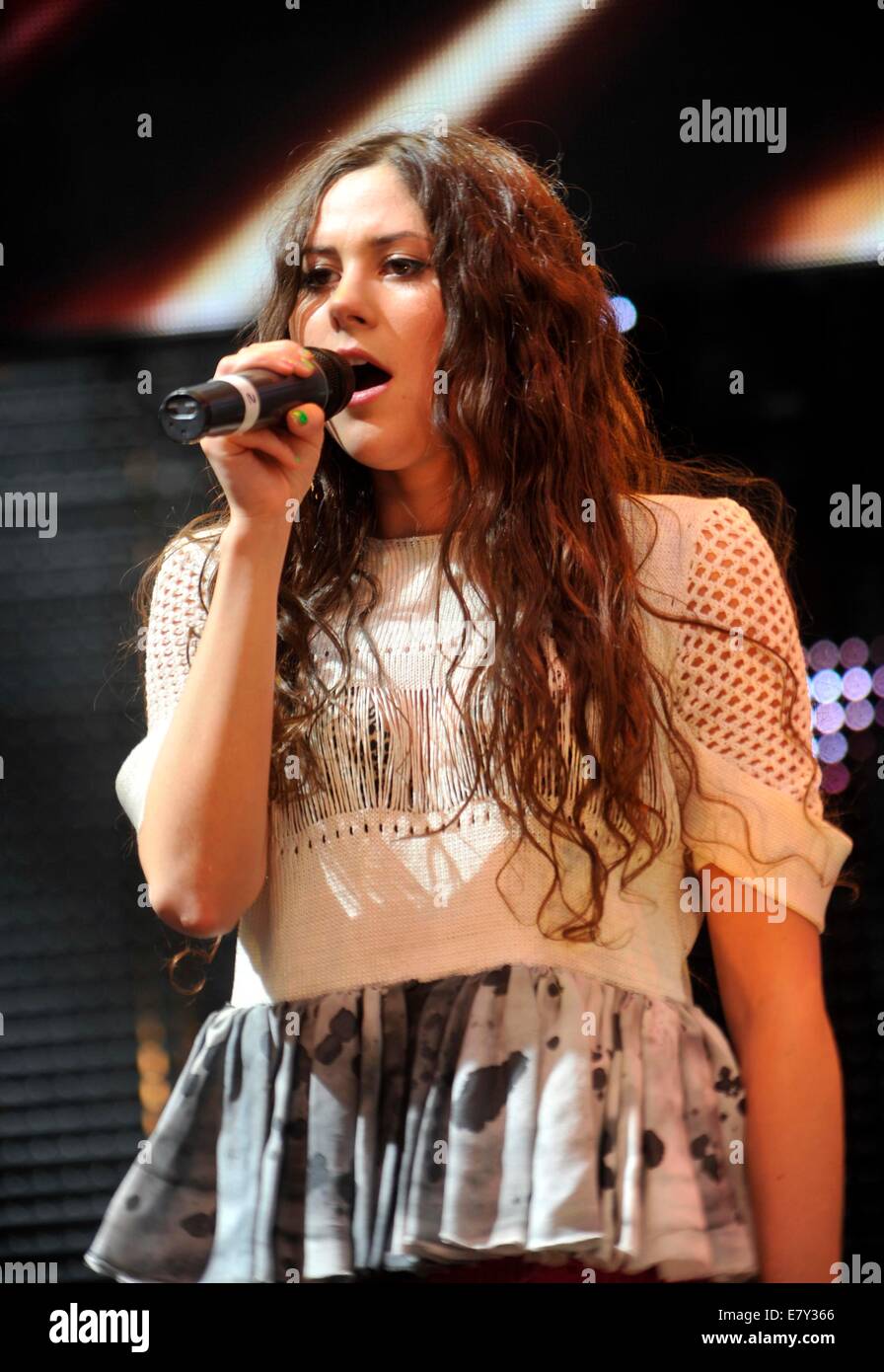 Eliza Doolittle at the olympic rally westfirld shopping centre london ...