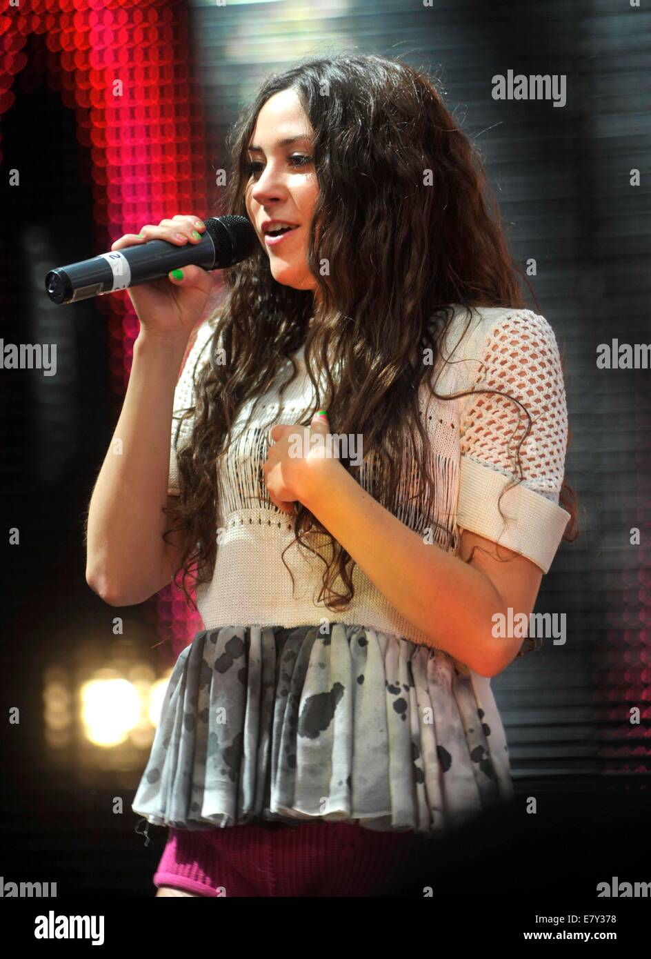 Eliza Doolittle at the olympic rally westfirld shopping centre london ...