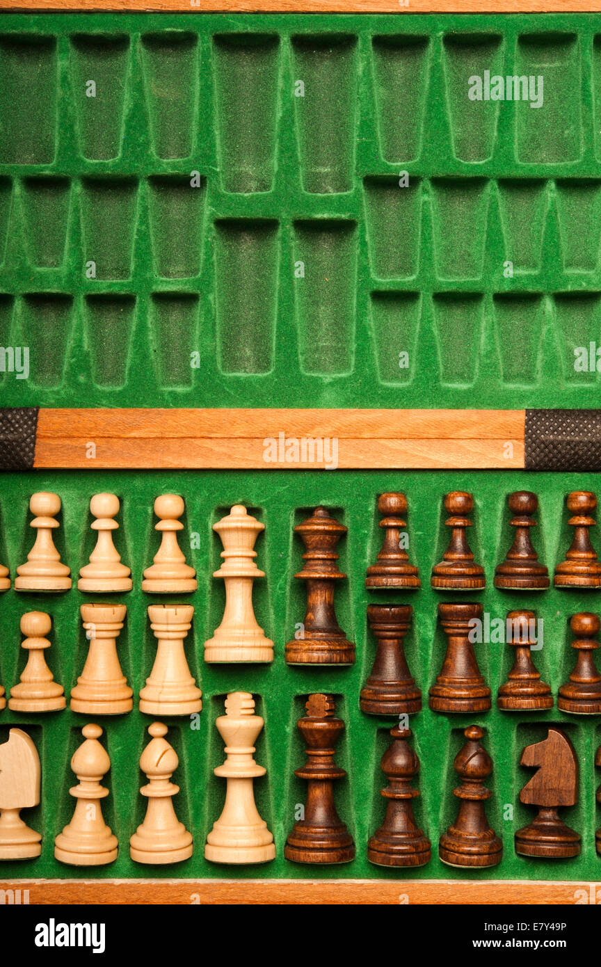 Box of chess pieces hi-res stock photography and images - Alamy