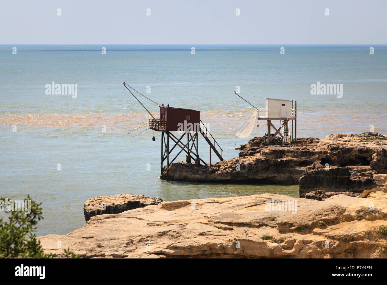 Traditional fishermens net huts hi-res stock photography and images - Alamy