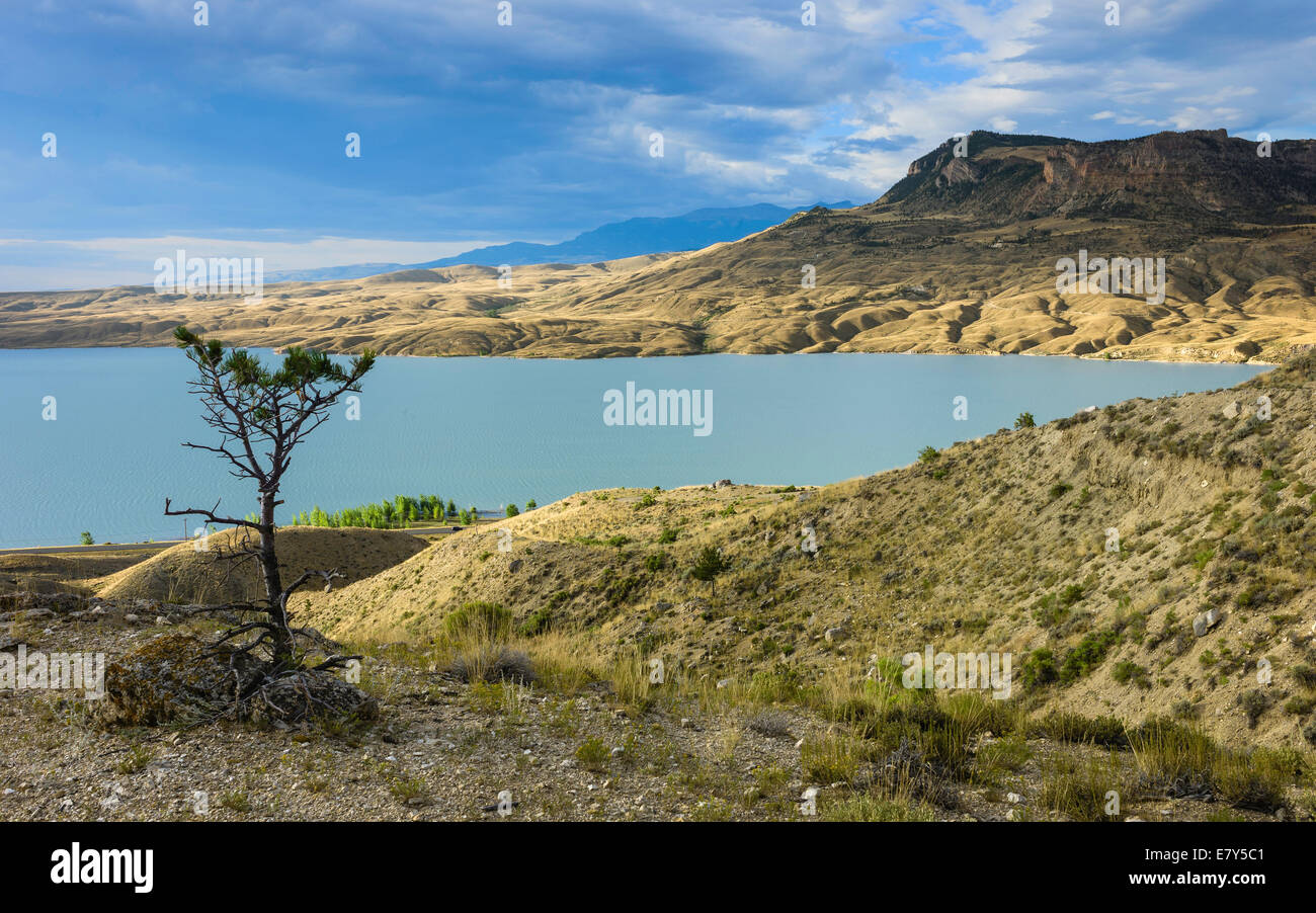 View across the rugged undulating landscape of Buffalo Bill State park ...