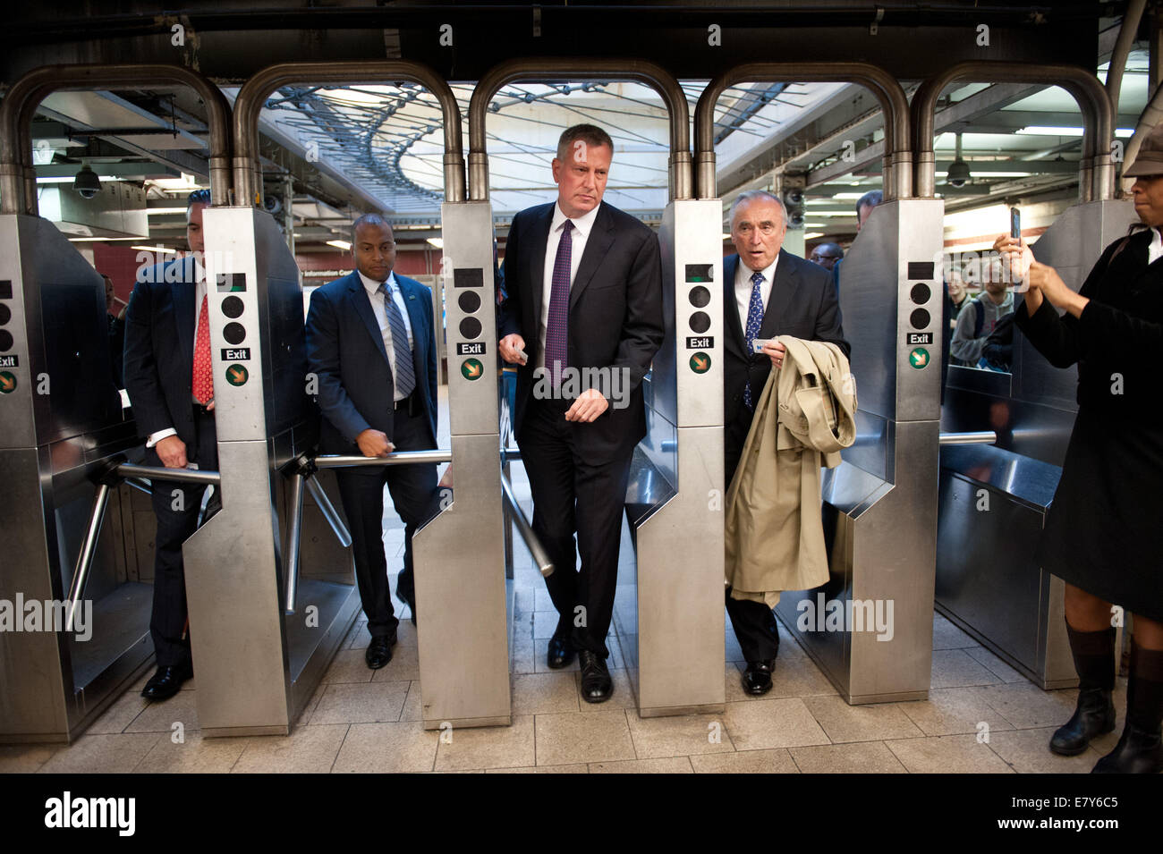 Manhattan, New York, USA. 25th Sep, 2014. Mayor BILL DE BLASIO and ...