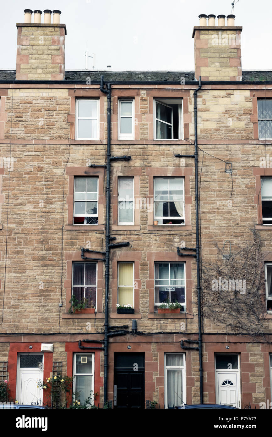 Traditional edinburgh tenement hi-res stock photography and images - Alamy