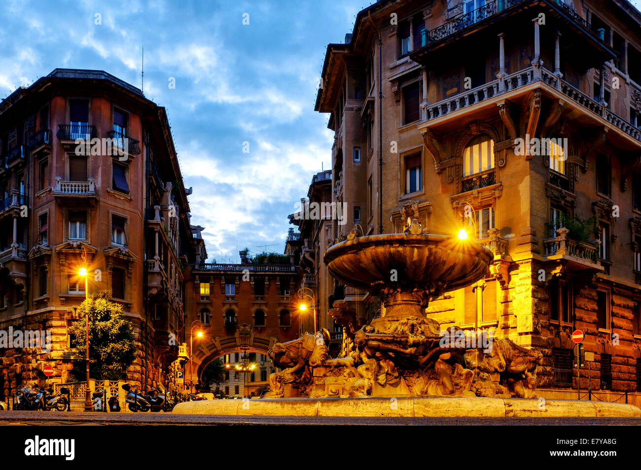 Piazza Mincio, Quartiere Coppedè, Rome Italy Stock Photo - Alamy