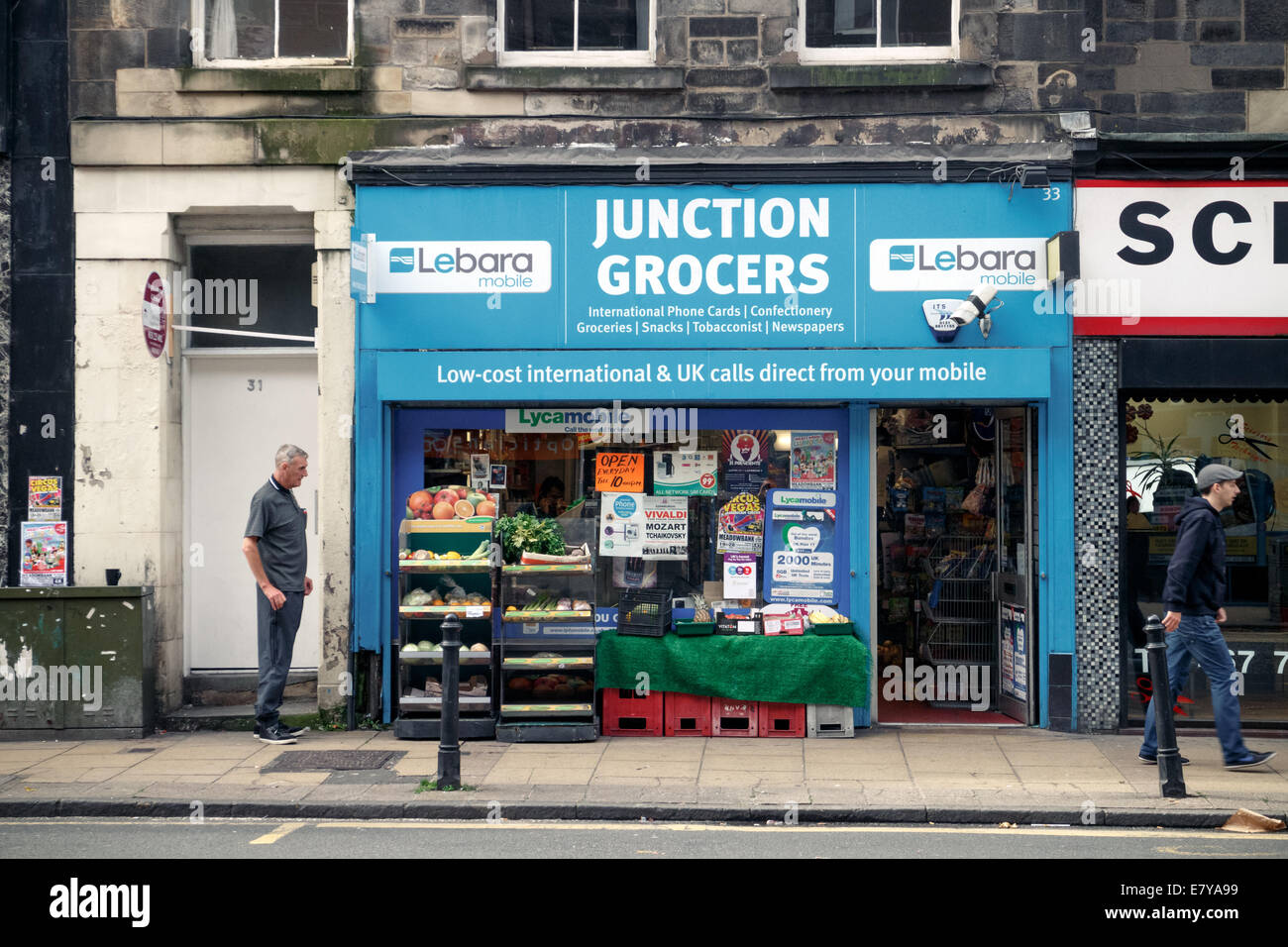 Small grocery shop hi-res stock photography and images - Alamy