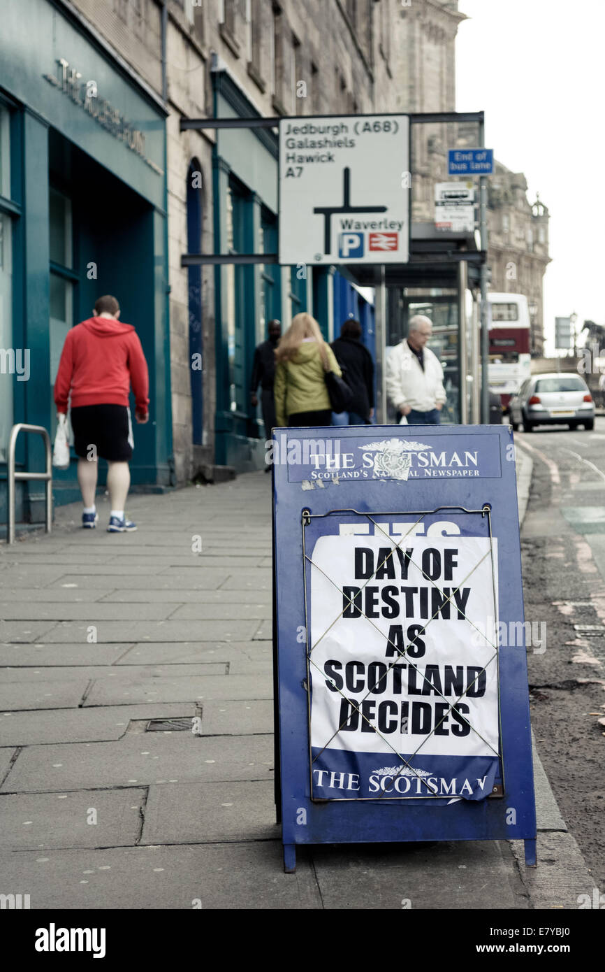 Newspaper placard hi-res stock photography and images - Alamy