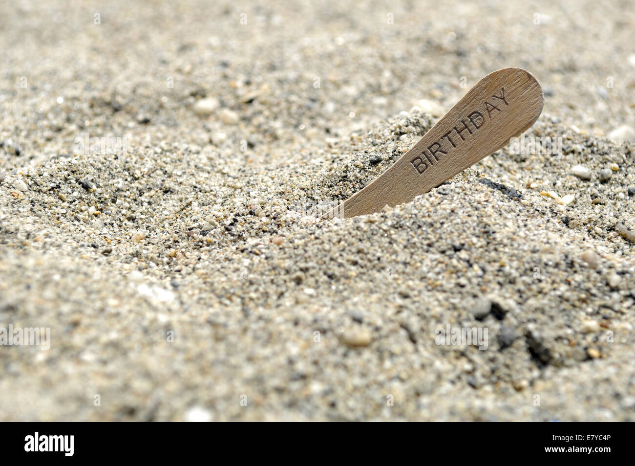 Happy birthday post it hi-res stock photography and images - Alamy