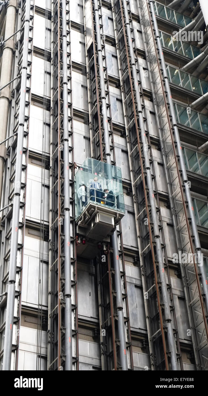 External elevator hi-res stock photography and images - Alamy