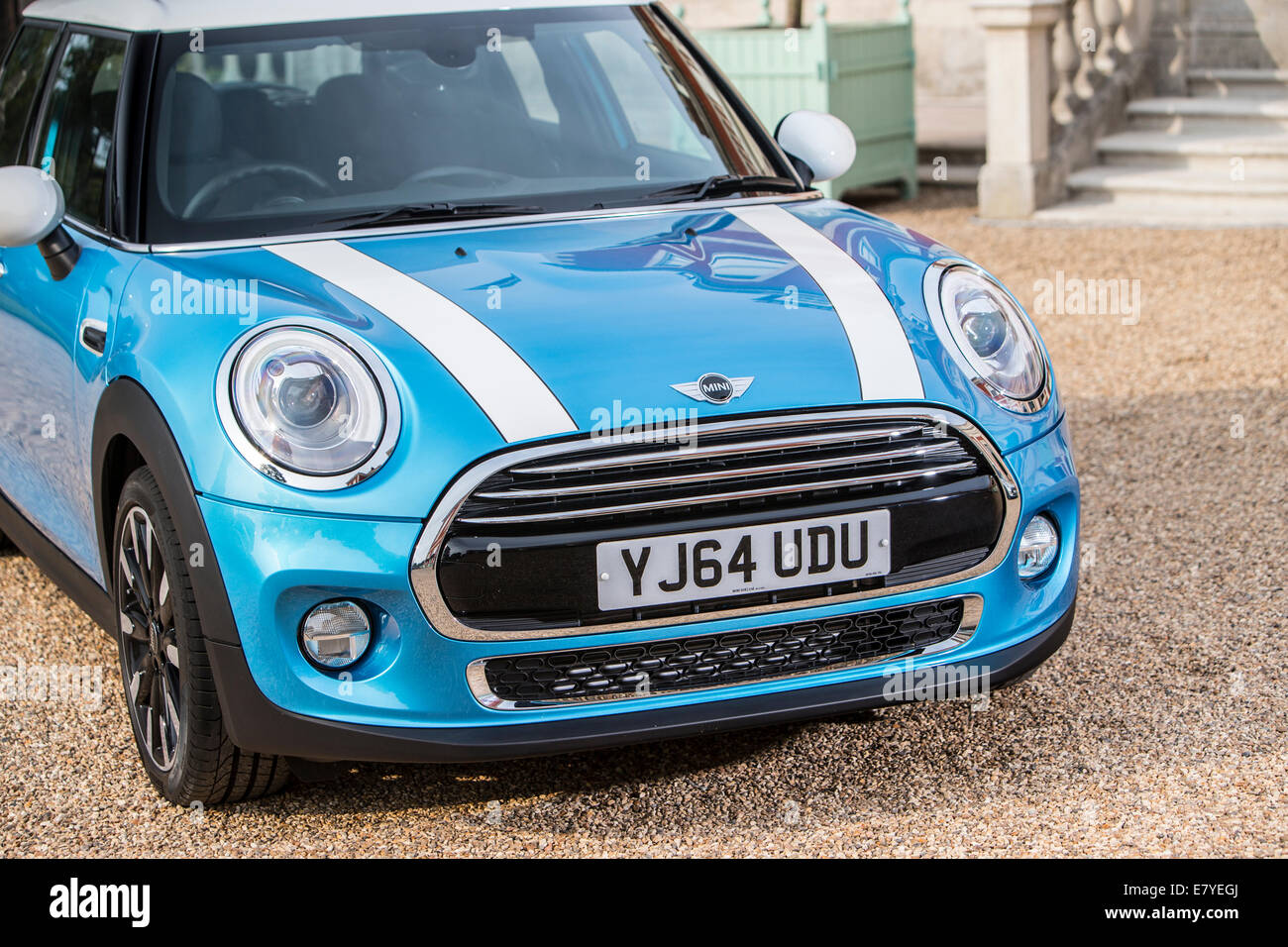 the new 2014 Mini 5 door cooper d in Blue Stock Photo - Alamy