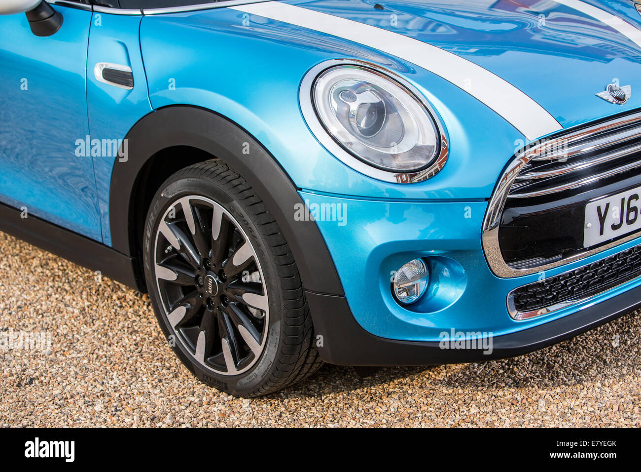 the new 2014 Mini 5 door cooper d in Blue Stock Photo - Alamy