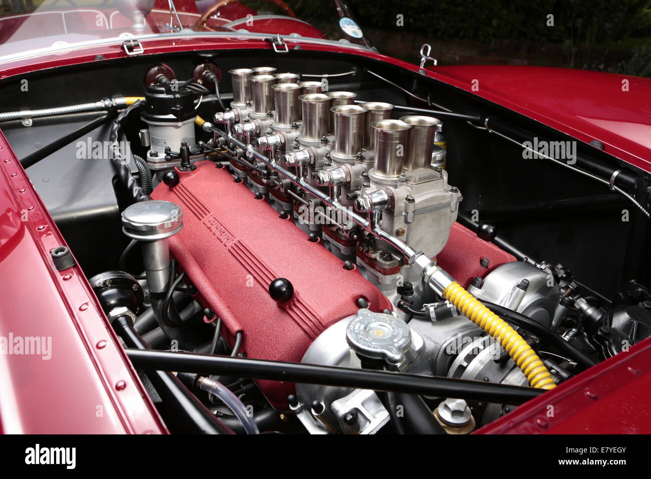 1958 Ferrari pontoon fender testarossa Stock Photo - Alamy
