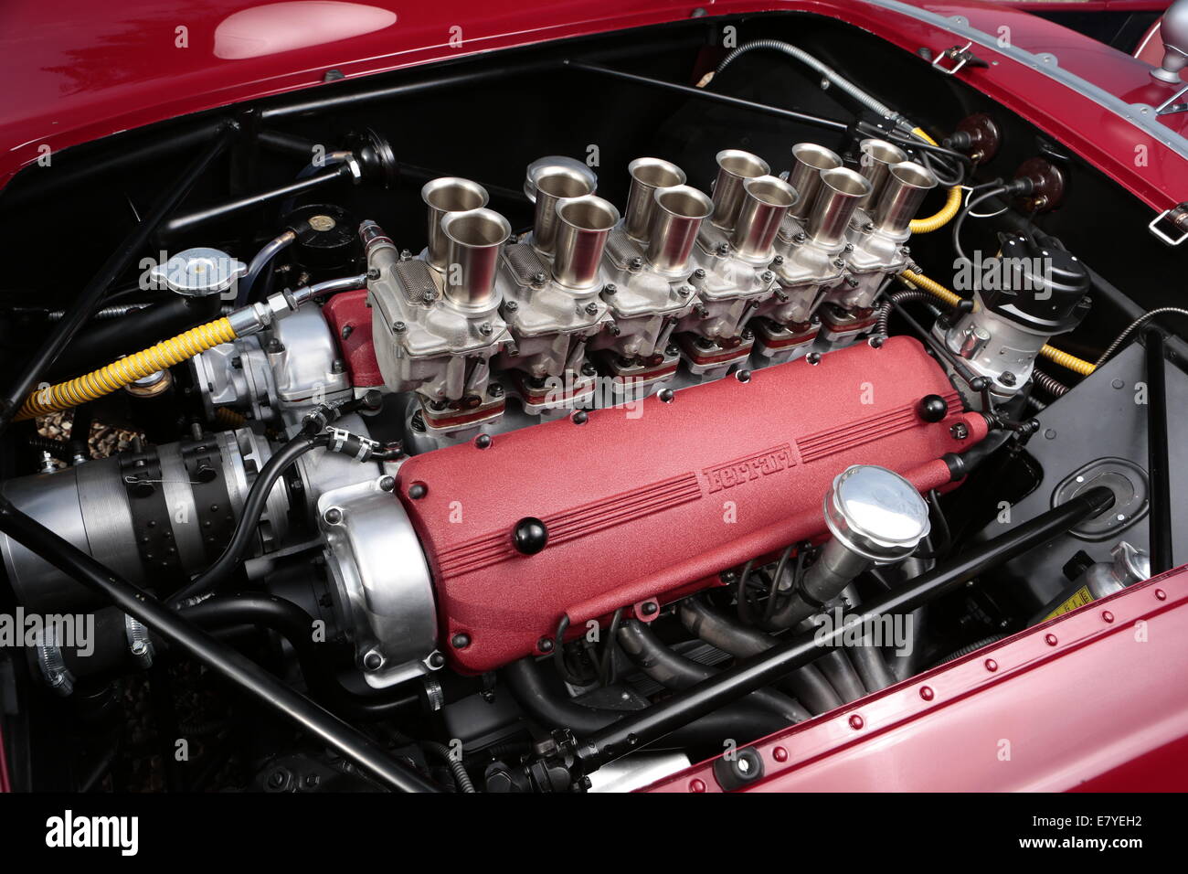 1958 Ferrari pontoon fender testarossa Stock Photo - Alamy