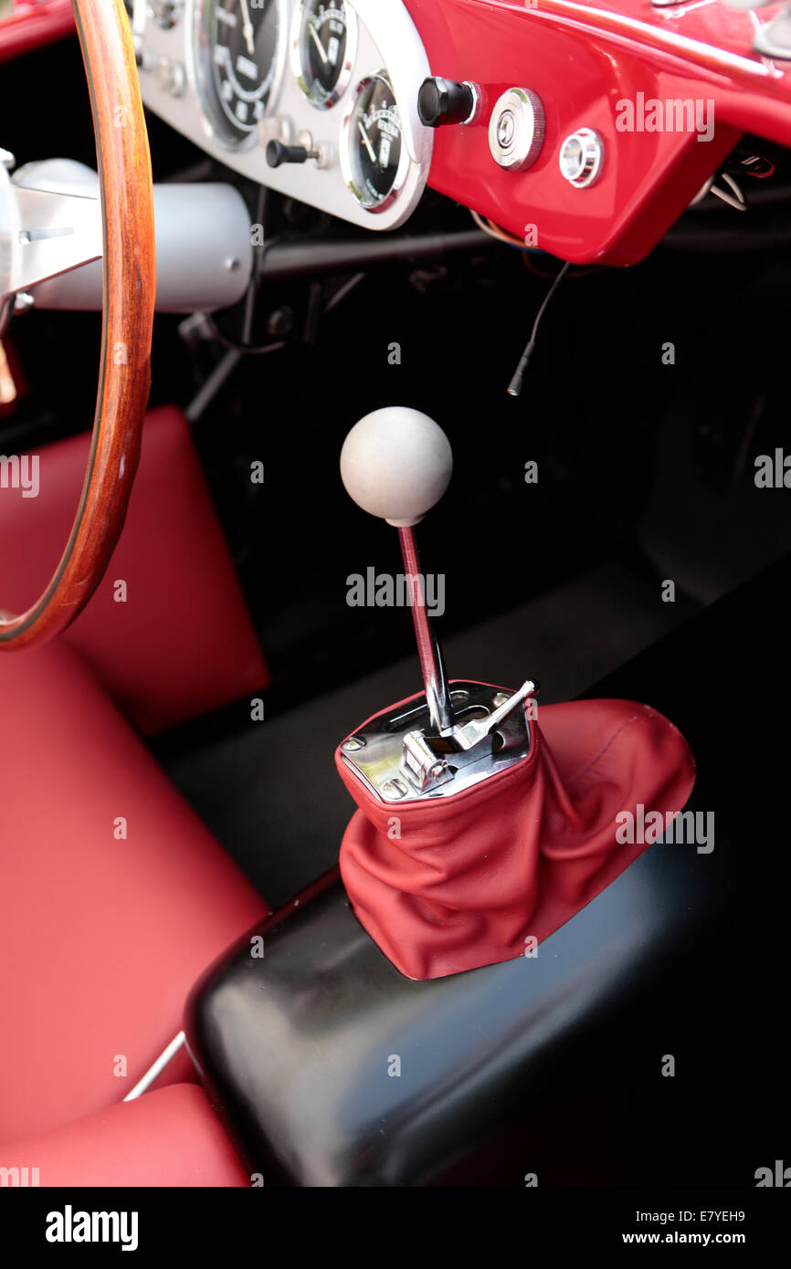 1958 Ferrari pontoon fender testarossa Stock Photo - Alamy