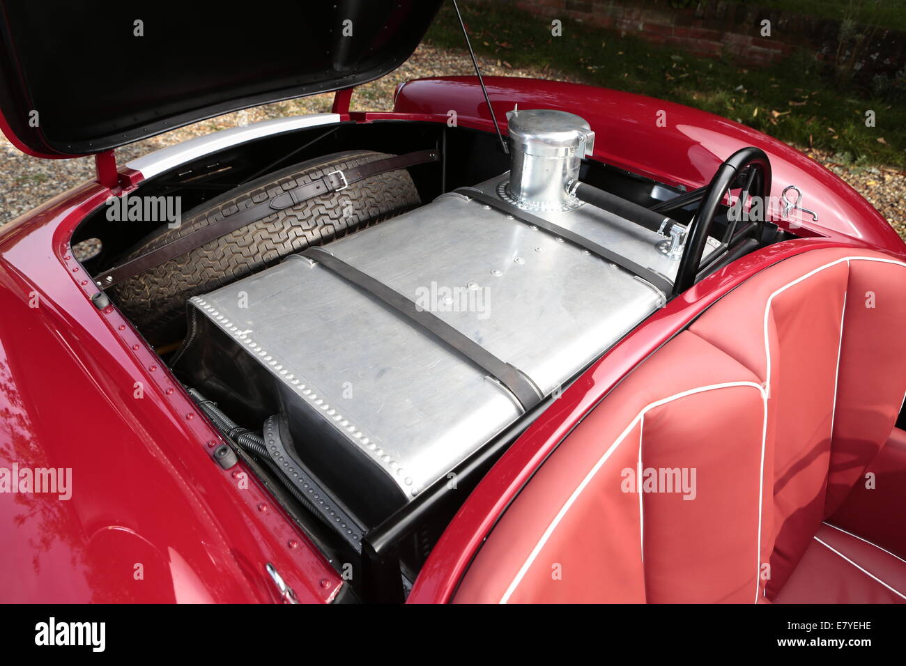 1958 Ferrari pontoon fender testarossa Stock Photo - Alamy