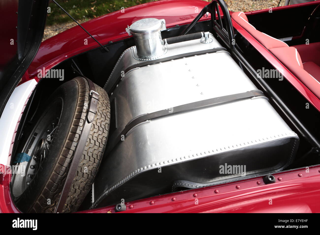 1958 Ferrari pontoon fender testarossa Stock Photo - Alamy