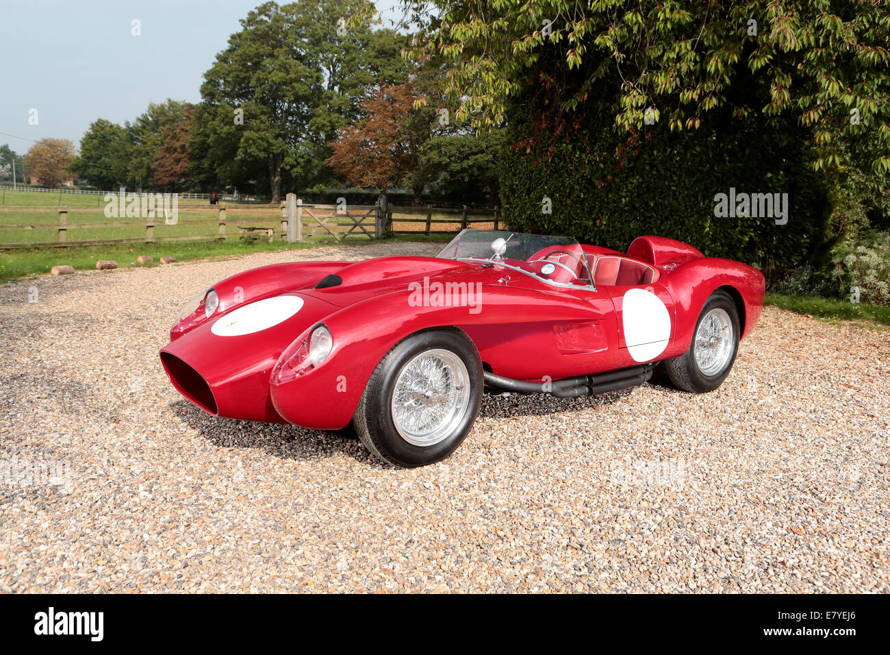 1958 Ferrari pontoon fender testarossa Stock Photo - Alamy