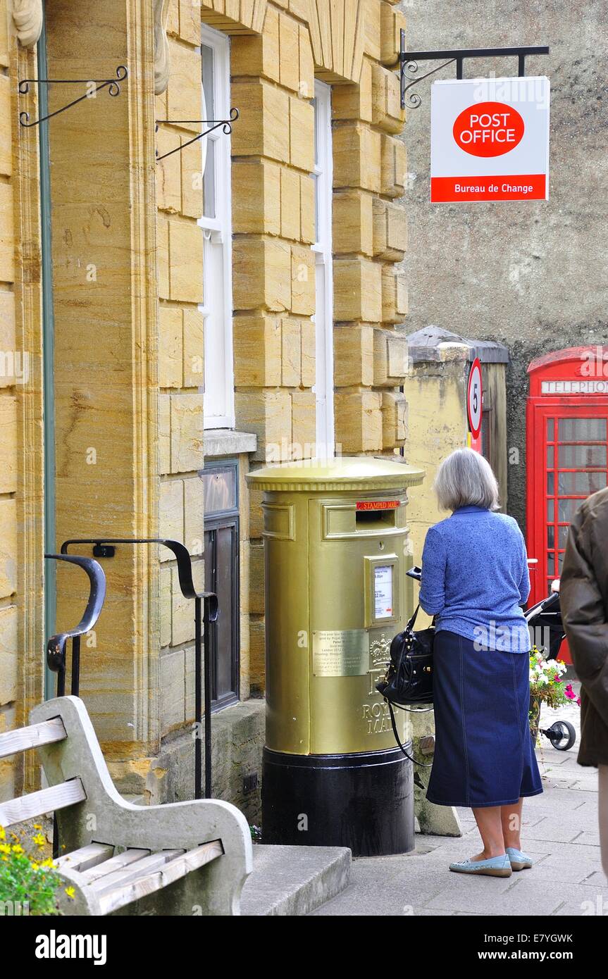 Gold post box commemorative hi-res stock photography and images - Alamy