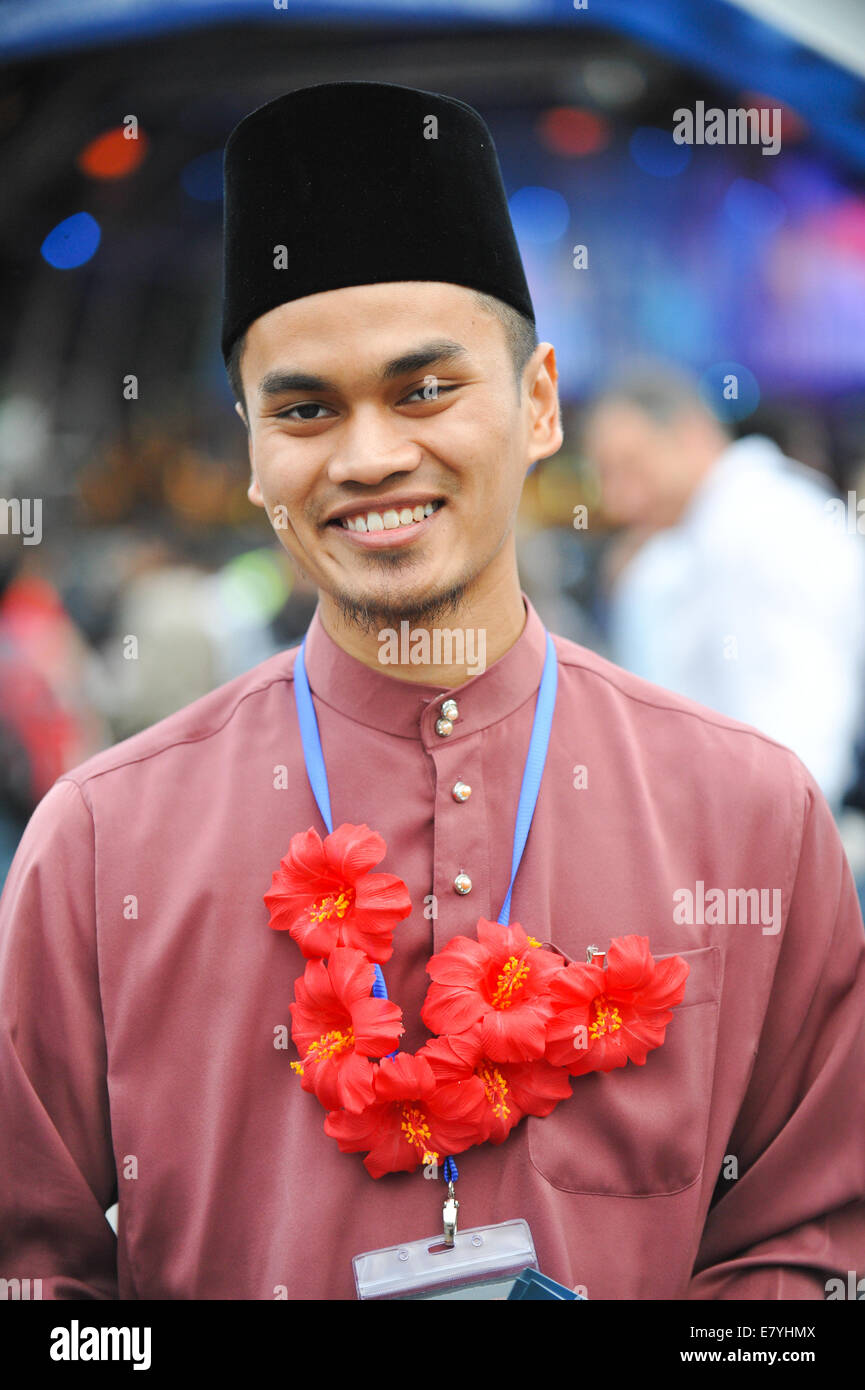 Trafalgar Square, London, UK. 26th September 2014. A Malaysian man at ...