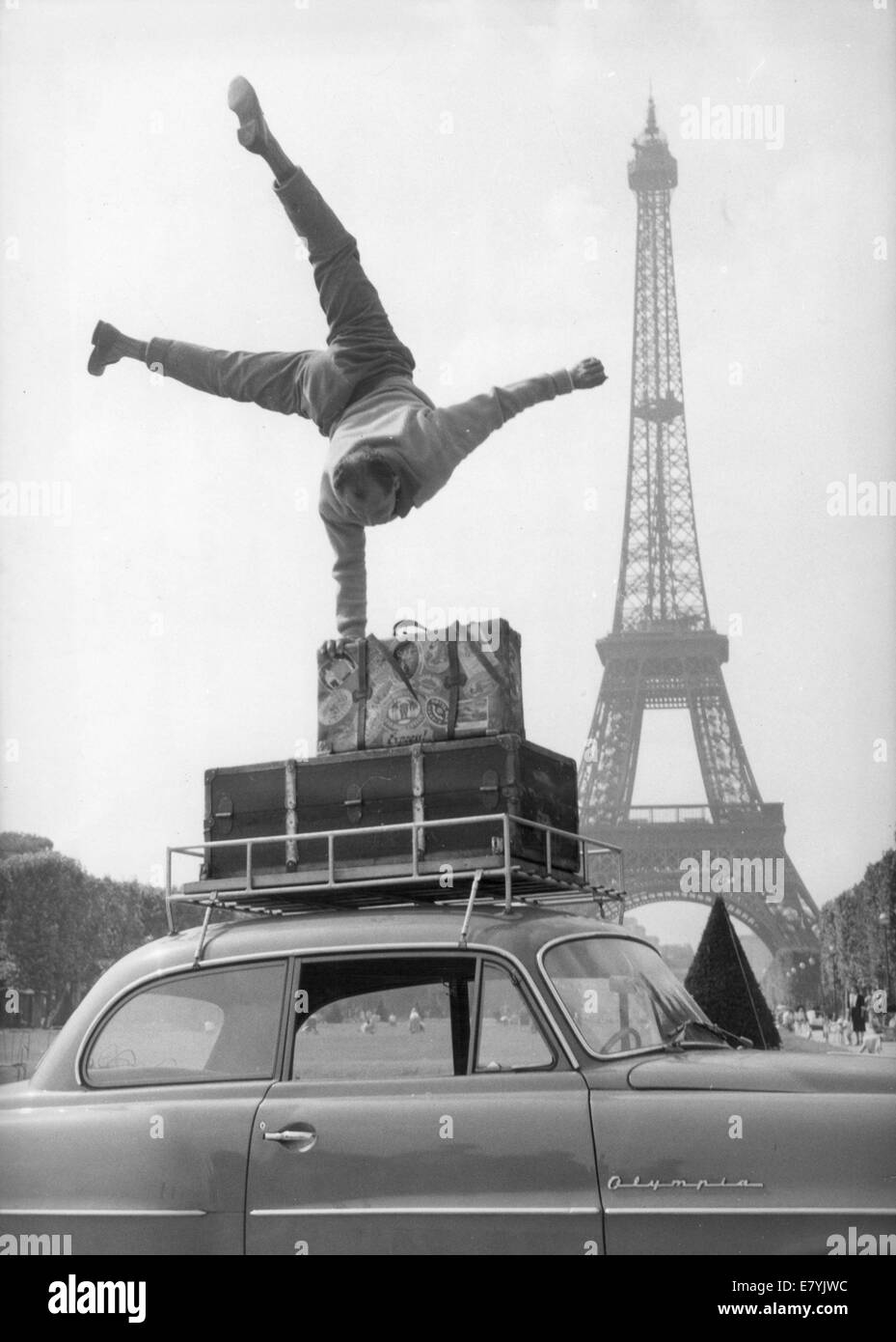 Paris, France. 24th July, 1956. HEINZ ROX-SCHULZ, 35, from Frankfurt ...
