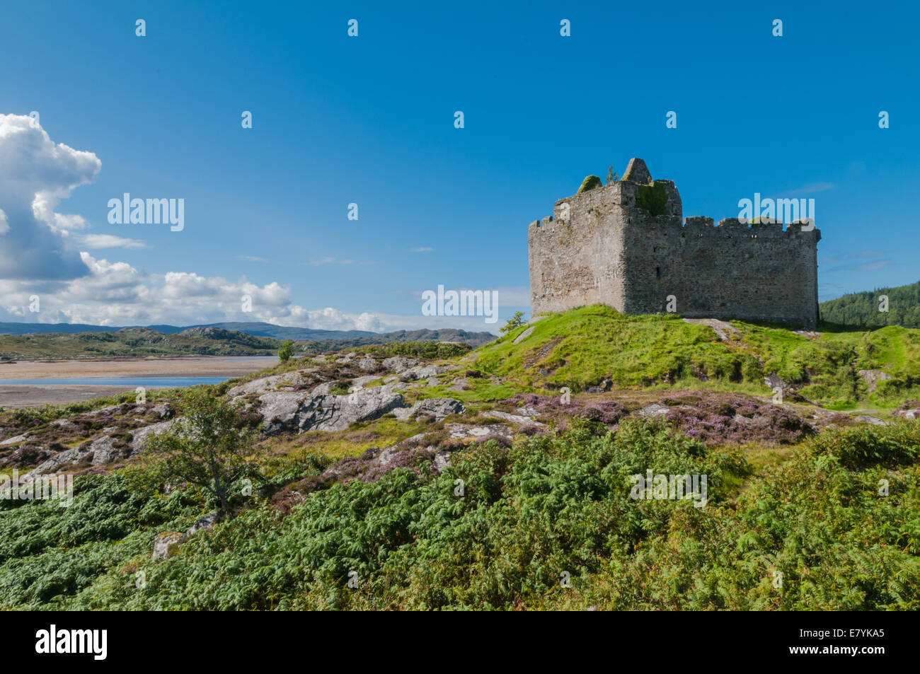 Tioram castle hi-res stock photography and images - Alamy