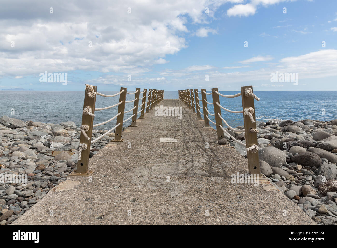 Concrete jetty hi-res stock photography and images - Alamy