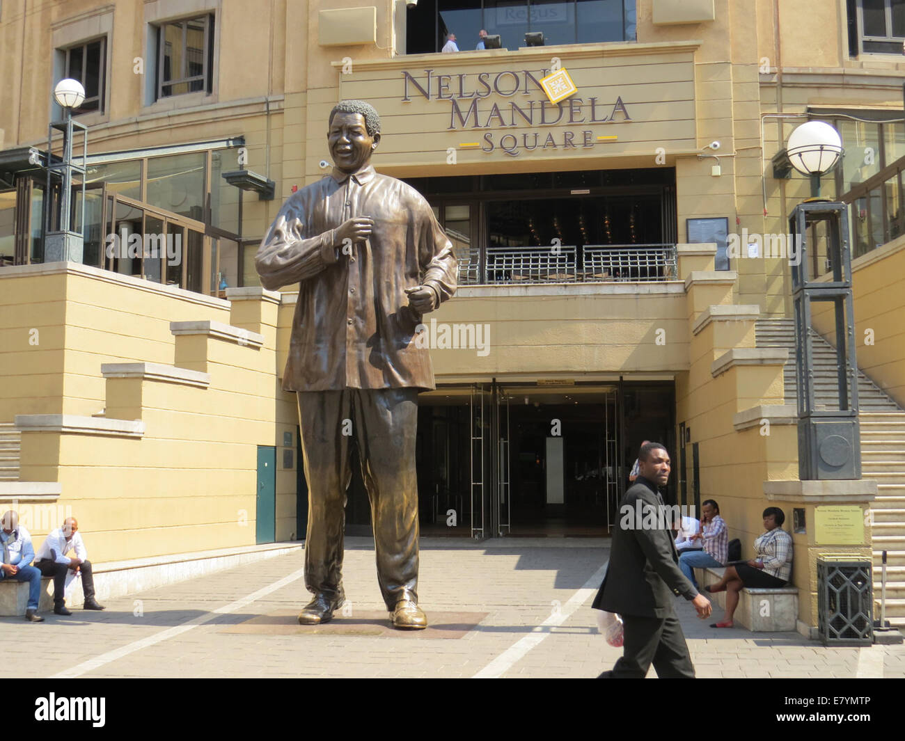 JOHANNESBURG Nelson Mandela Square in Sandton. Photo Tony Gale Stock ...