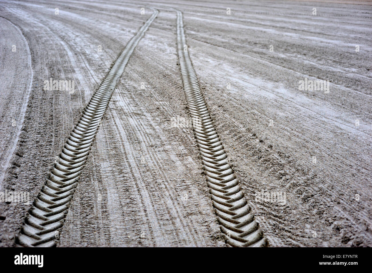 Wheel traces hi-res stock photography and images - Alamy