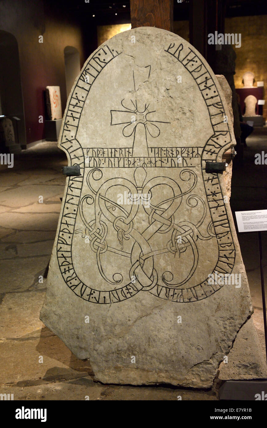 Runic cross hi-res stock photography and images - Alamy