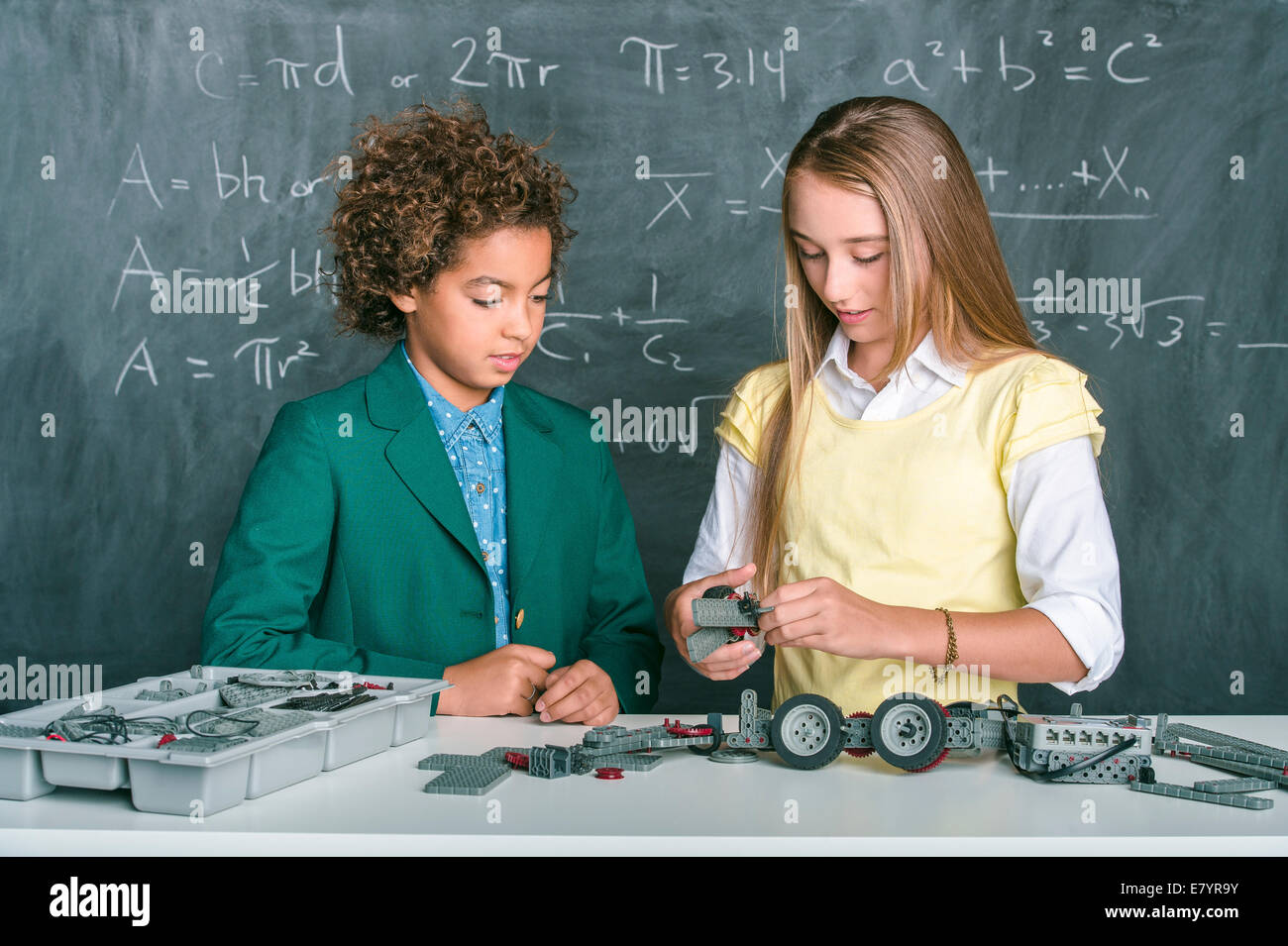 Native american girl in classroom hi-res stock photography and images ...