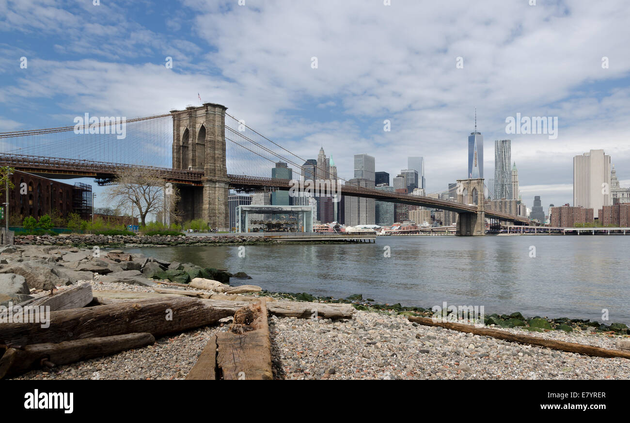 View of manhattan from brooklyn bridge park hi-res stock photography ...