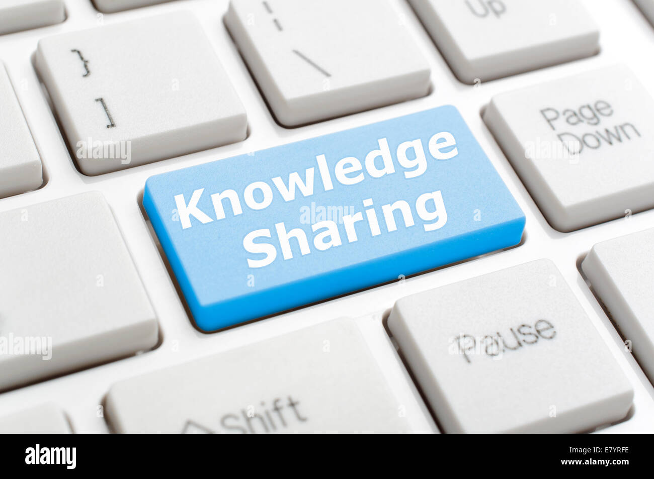 Knowledge sharing hi-res stock photography and images - Alamy