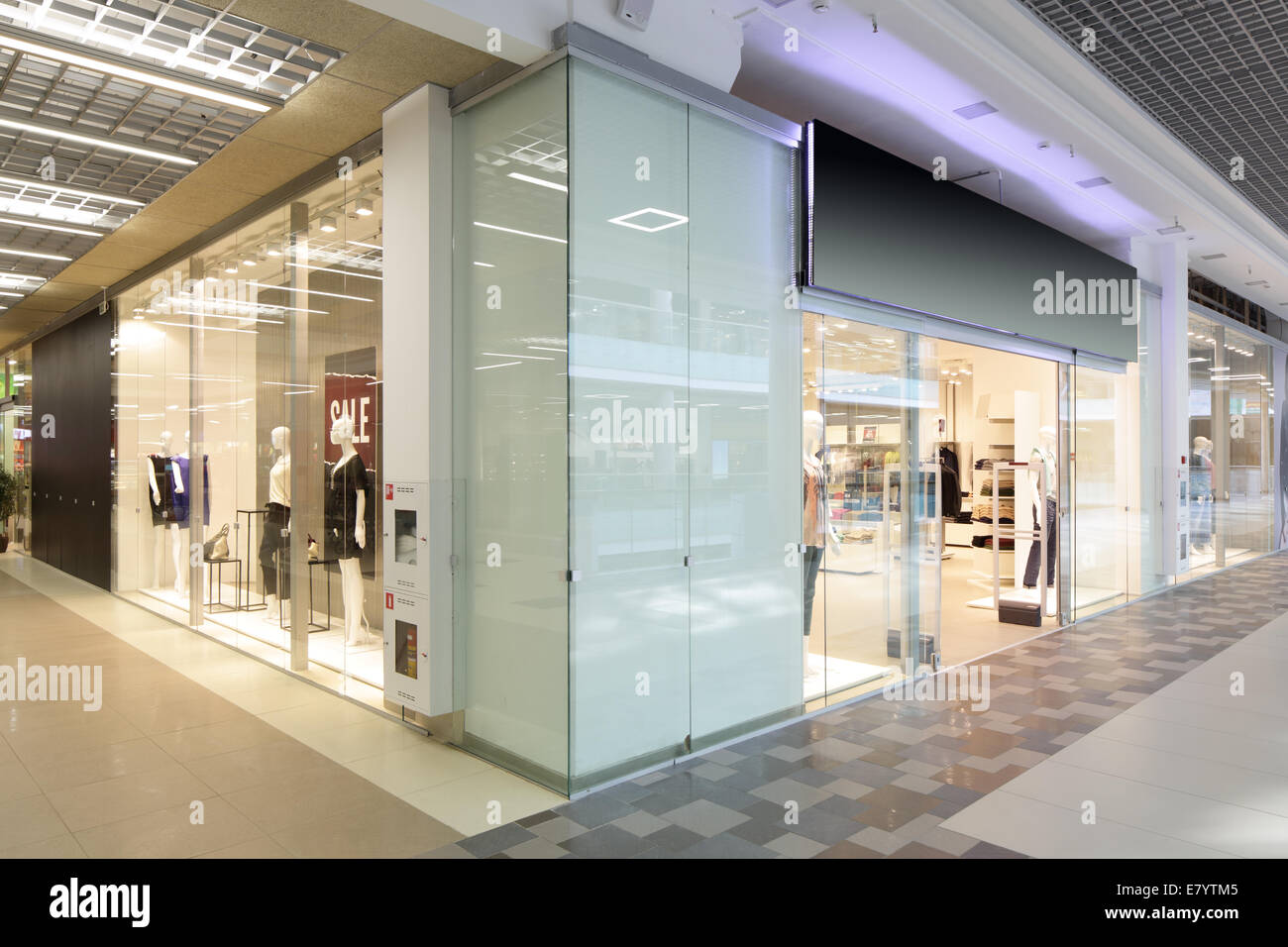 bright and fashionable window of modern european store Stock Photo - Alamy