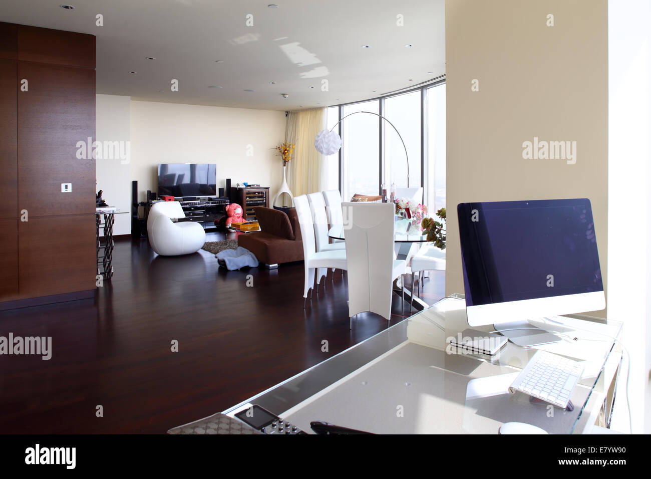 big and bright interior of modern living room Stock Photo - Alamy