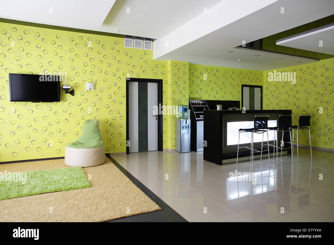 big and bright interior of modern living room Stock Photo - Alamy