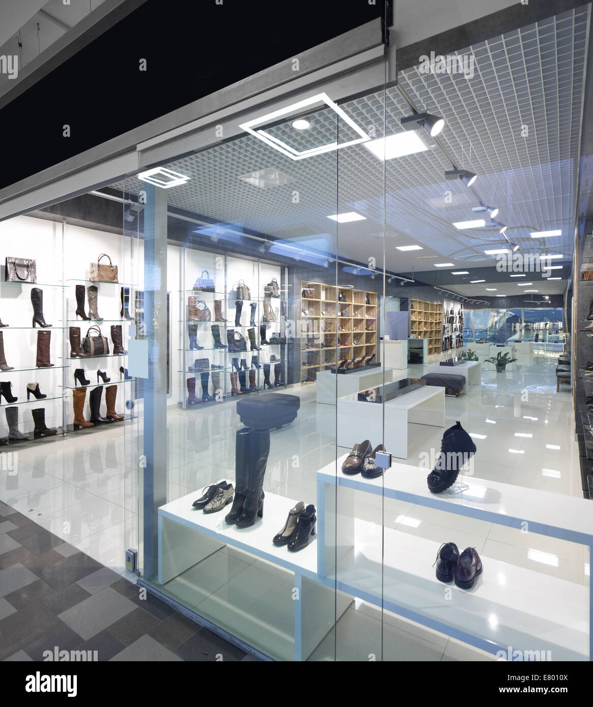 bright and fashionable window of modern european store Stock Photo - Alamy