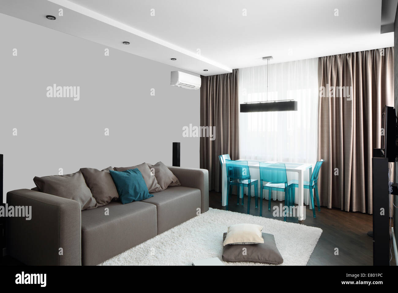 big and bright interior of modern living room Stock Photo - Alamy