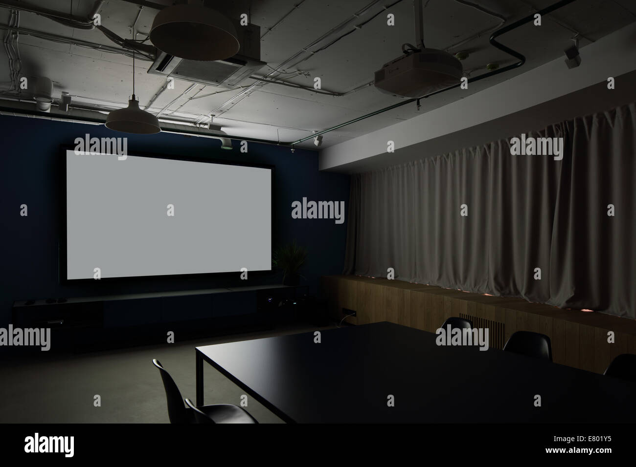 meeting room with projector in modern office Stock Photo - Alamy