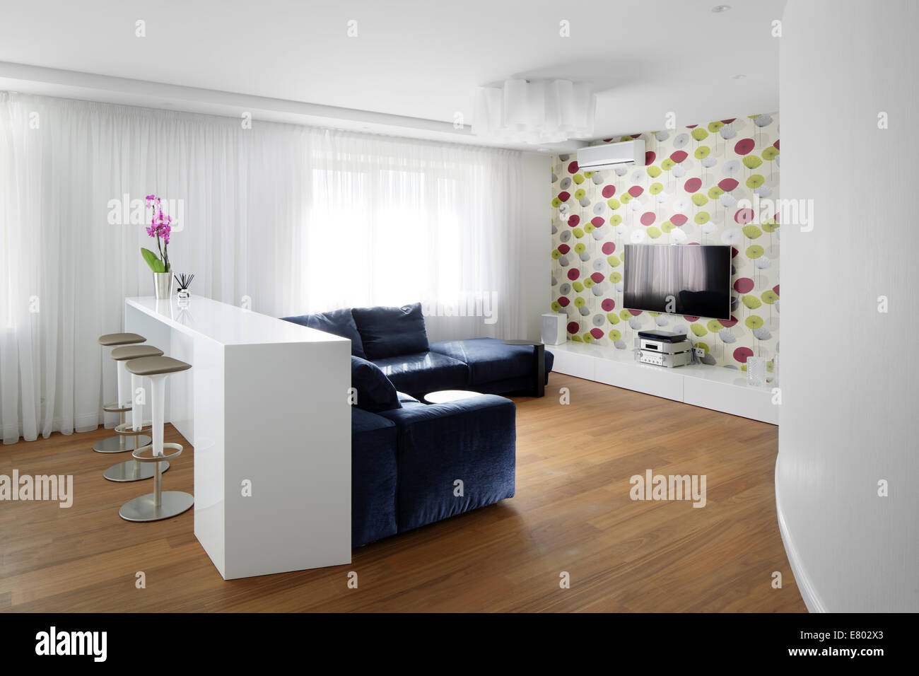 big and bright interior of modern living room Stock Photo - Alamy