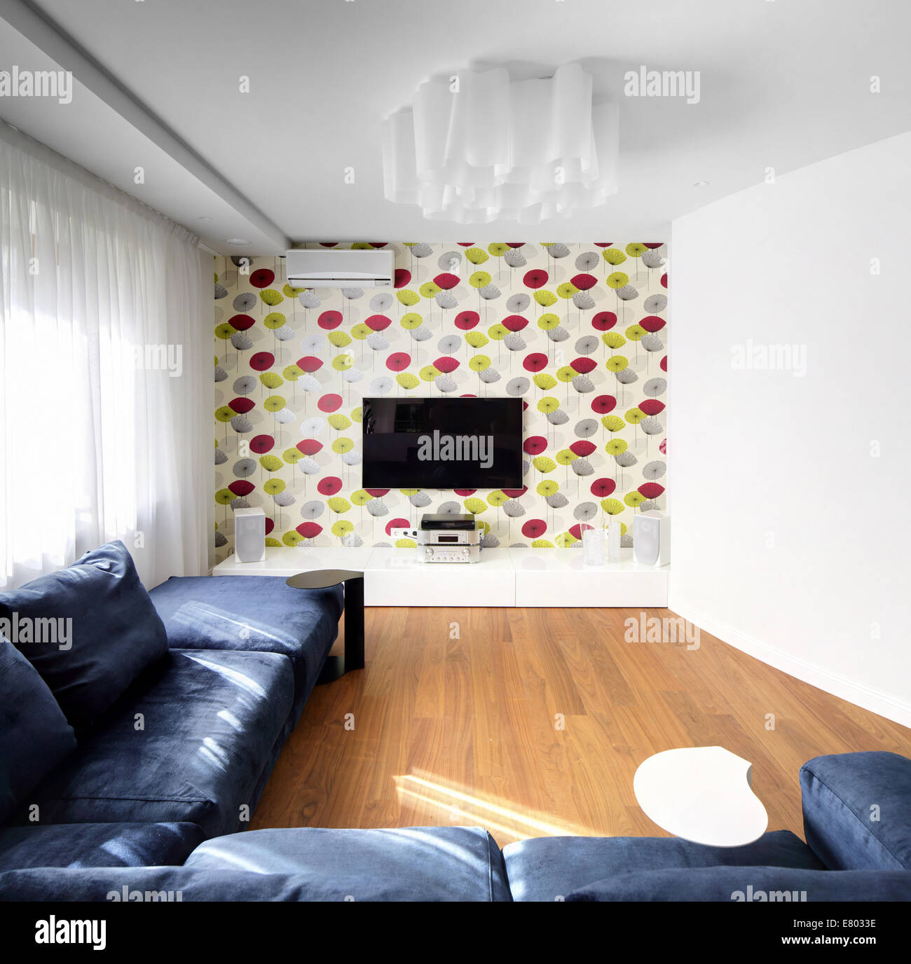 big and bright interior of modern living room Stock Photo - Alamy