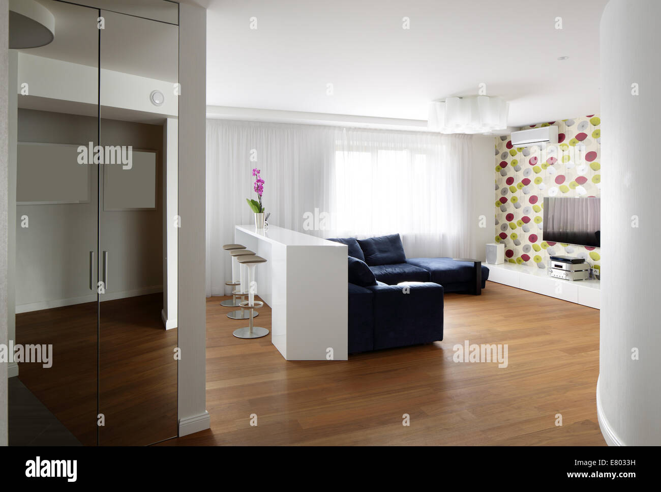 big and bright interior of modern living room Stock Photo - Alamy